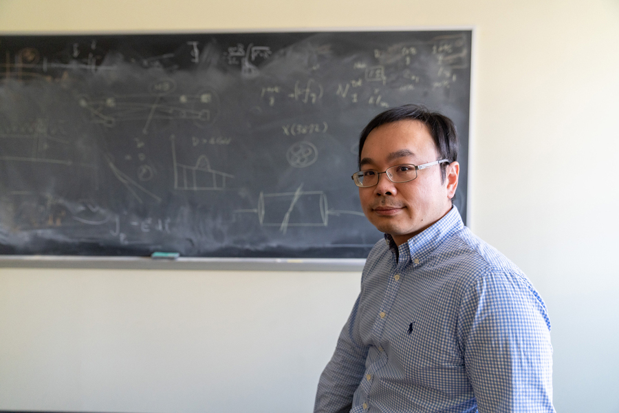 Yen Jie Lee Probes Particle Collision Data For Clues To The Universes Origins Mit News